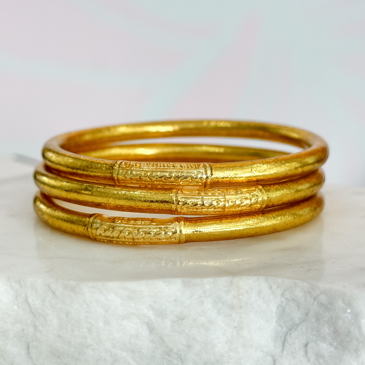 Pulsera Pan de Oro Dorada – Rossa Magenta